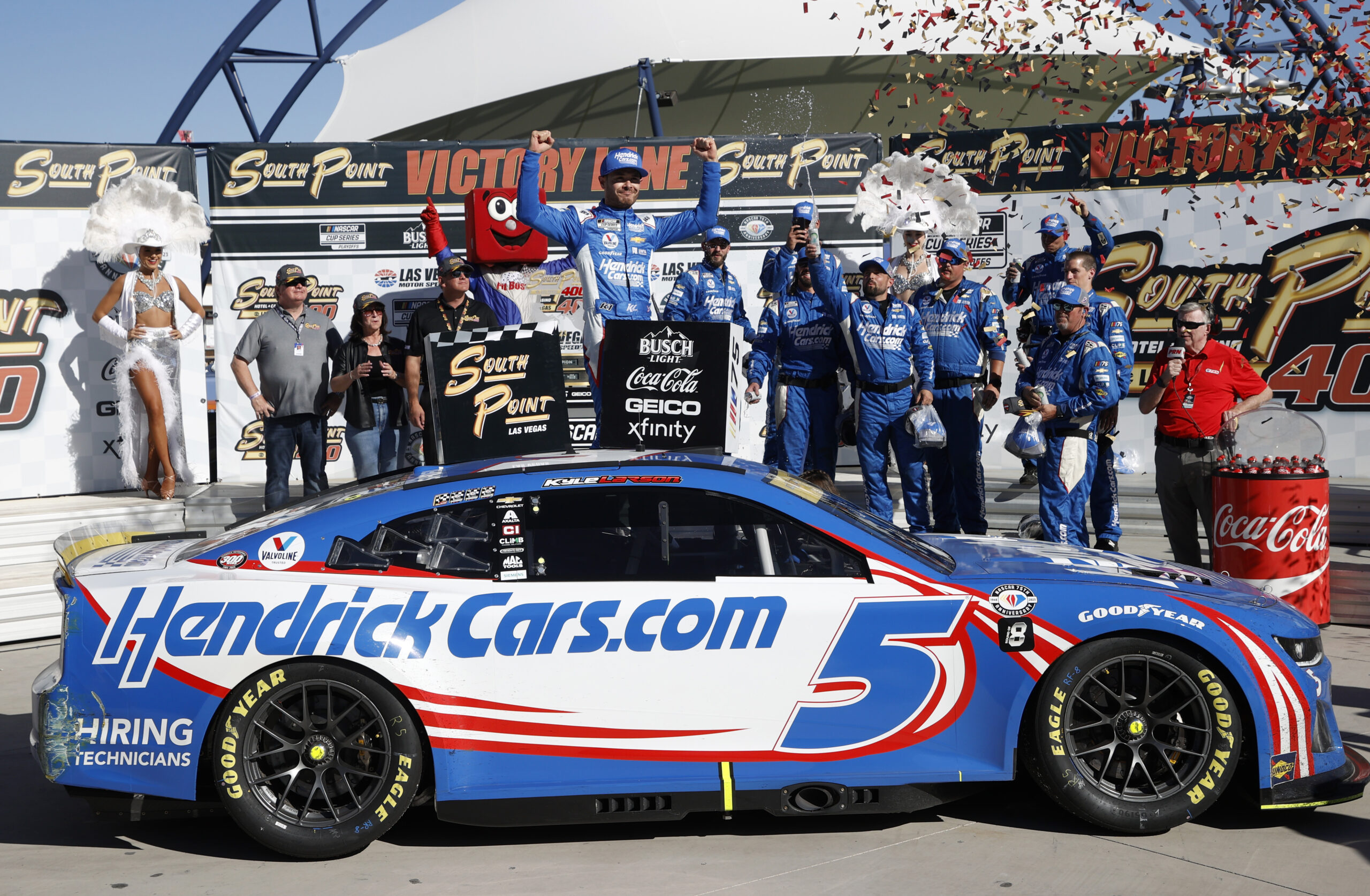 Kyle Larson Takes Hendrick Motorsports to the Championship 4 with a Win ...