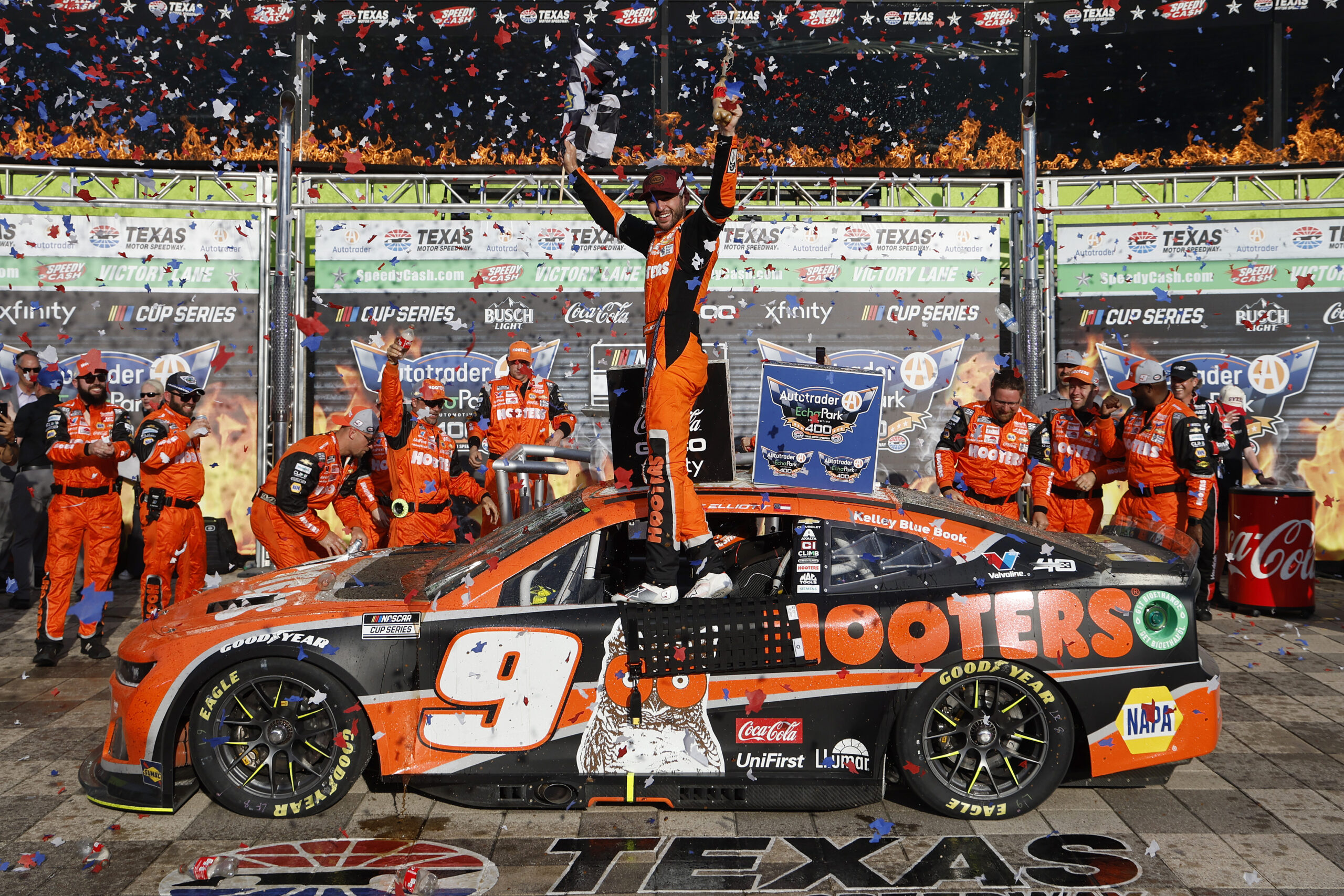Chase Elliott Snaps His Winless Streak with a NASCAR Cup Series Victory ...